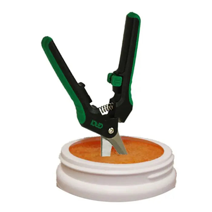 Scissor Magic Clean Sticky Scissors in Seconds | In-Stock - Buy Now ...